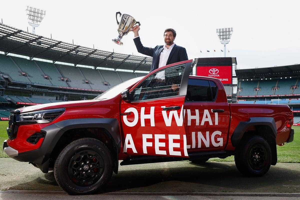 AFL PREMIERSHIP CUP TO TOUR THE NORTHERN TERRITORY - Play AFL