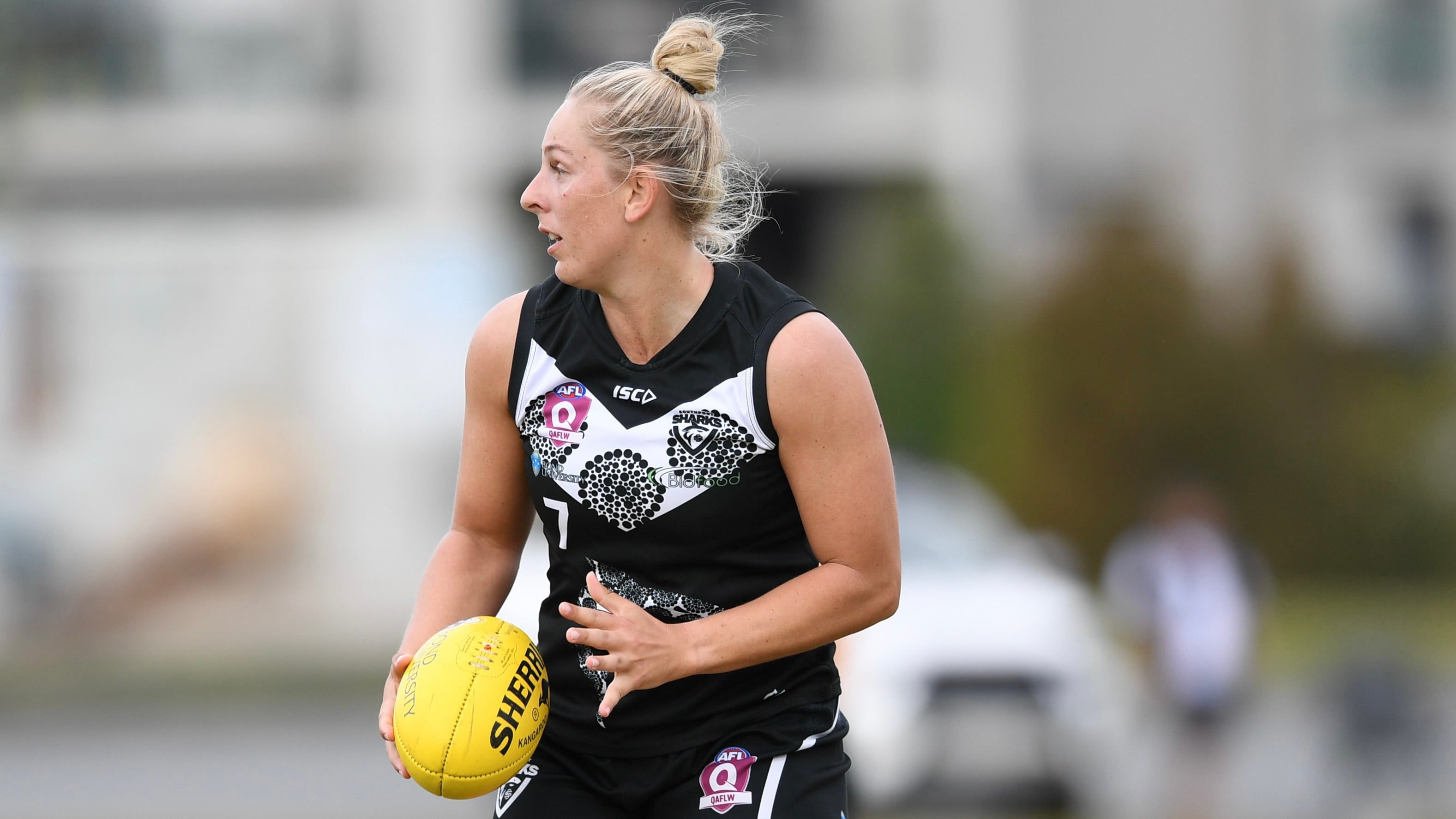 2025 BOND UNIVERSITY QAFLW ROUND 1: TEAM LISTS - Play AFL