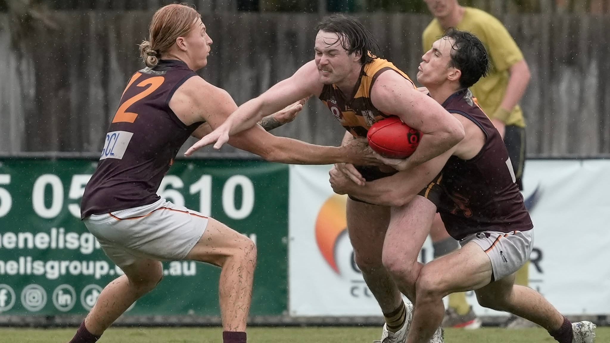 Mud, mayhem and momentum swings the theme of Round 9 - Play AFL