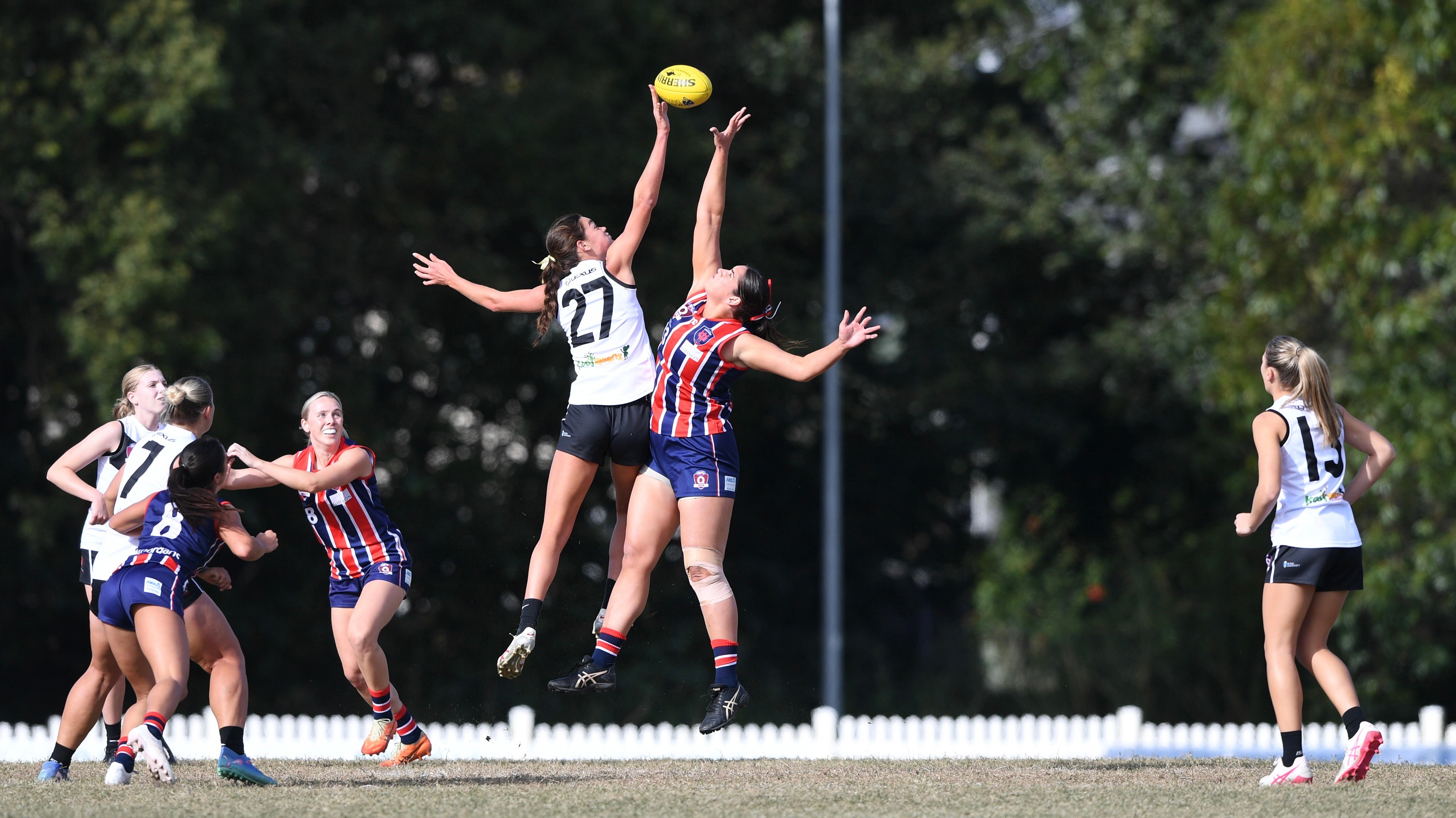 SHARKS FACING TOUGH MATCHES AFTER SURPRISE LOSS - Play AFL